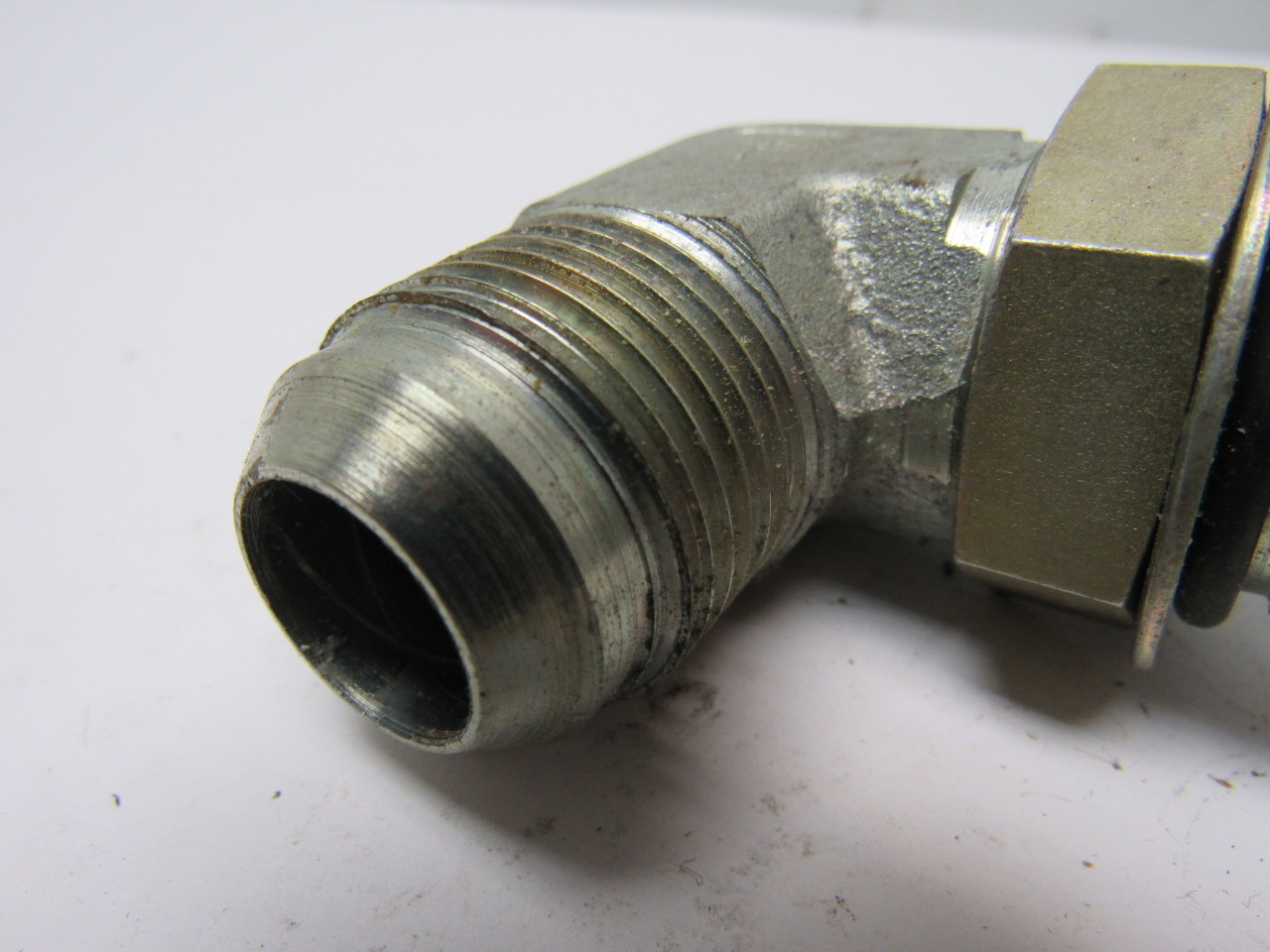 Hydraulic Fitting 90 Elbow 3 4 JIC 1 1 16 12 Thread Male X 3 4 ORB Hydraulic Fitting 90 Elbow 3 4 JIC 1 1 16 12 Thread Male X 3 4 ORB