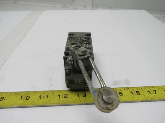 Allen Bradley 802T_AP Ser. J Oil Tight Plug-In Limit Switch Adjustable Lever Arm | Bullseye ...