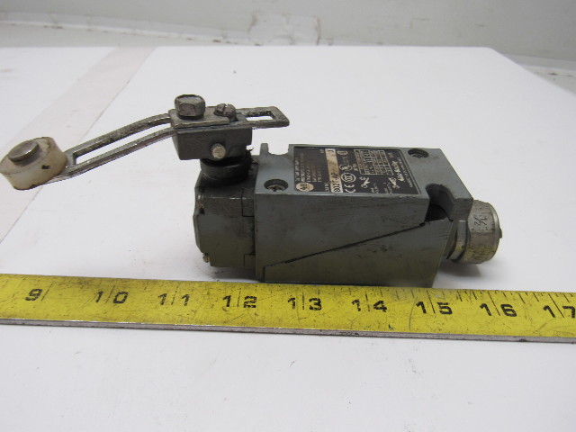 Allen Bradley 802T_AP Ser. J Oil Tight Plug-In Limit Switch Adjustable Lever Arm | Bullseye ...