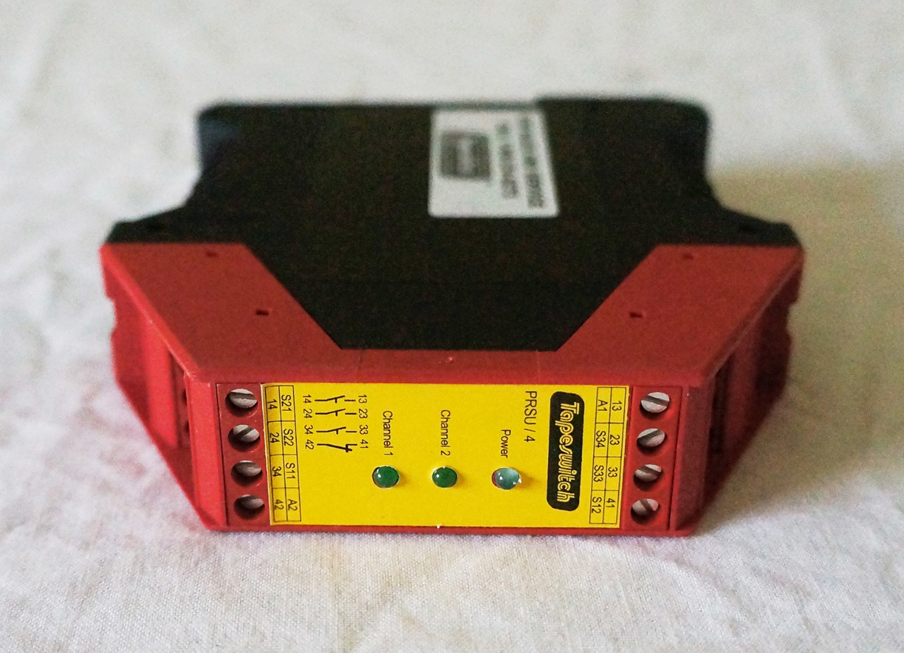 TAPESWITCH PRSU /4 SAFETY INTERFACE CONTROLLER MODULE 5AMP 240VAC NEW | MDG Sales, LLC