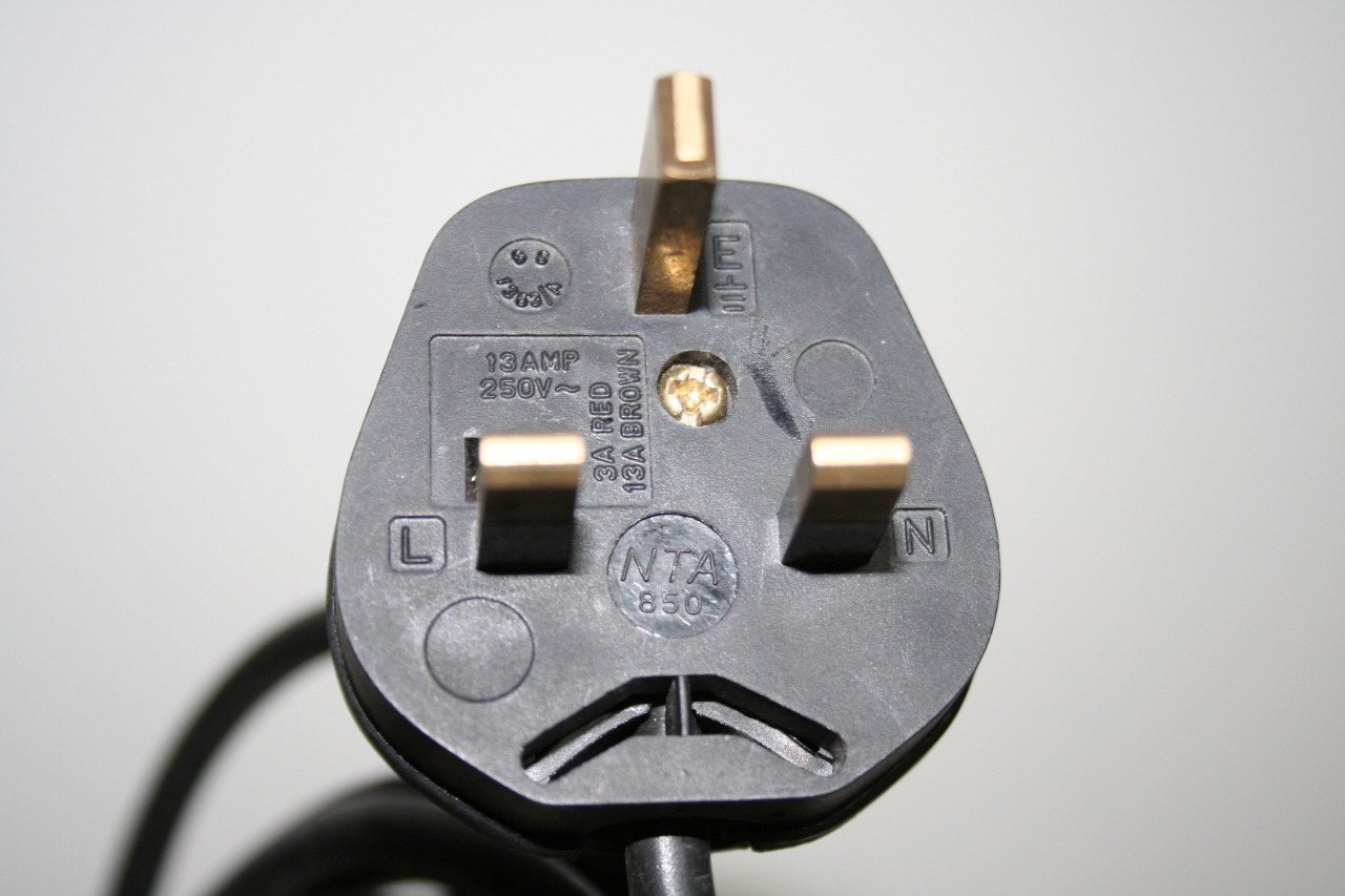  FUSED 3A 3 PIN PLUG 13A 250V BS1363 A WITH CABLE Premier Equipment
