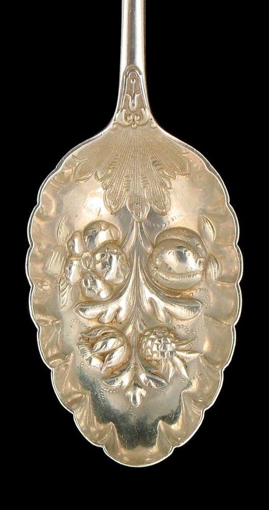 ANTIQUE WILLIAM HUTTON & SONS LONDON STERLING SILVER REPOUSSE BERRY ... ANTIQUE WILLIAM HUTTON & SONS LONDON STERLING SILVER REPOUSSE BERRY ...