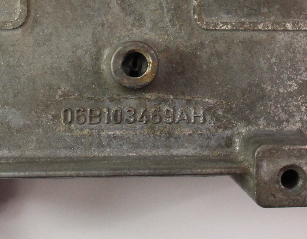 Valve Cover 1.8T 99-05 VW Passat Audi A4 AWM AMB . Genuine . 06B 103 ...