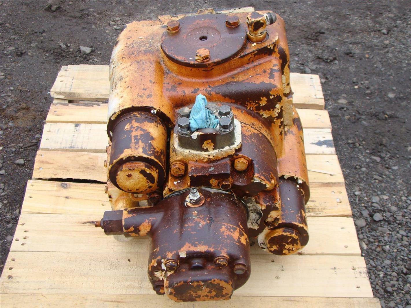Sundstrand-Sauer-Danfoss Hydraulic Pump/Motor 7099158 | Joseph Fazzio ...