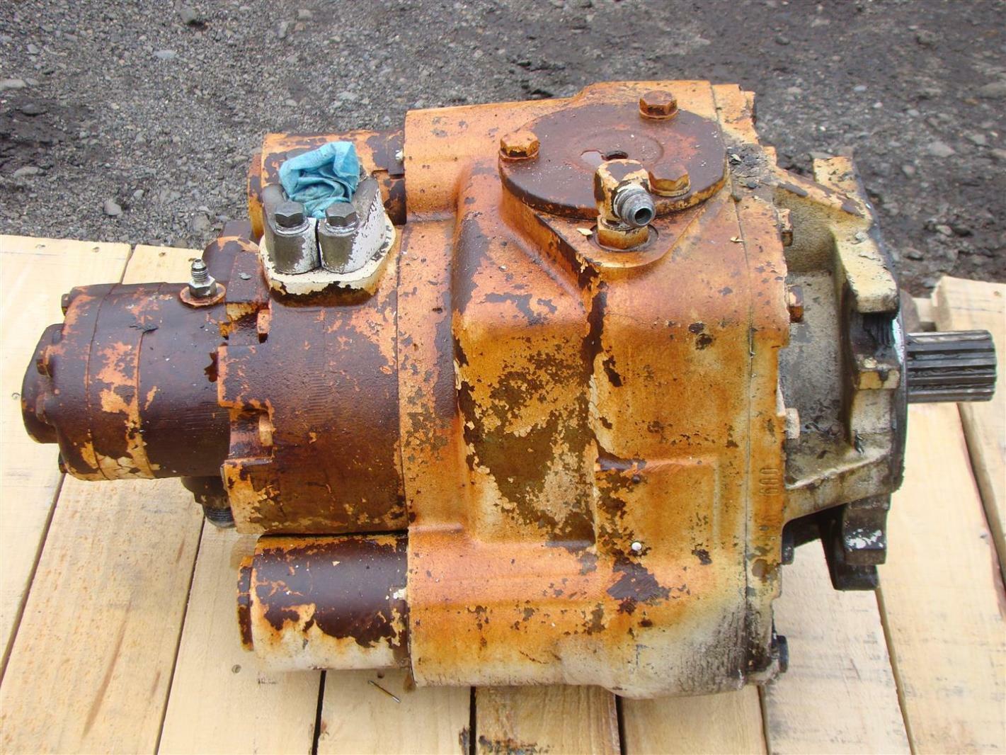 Sundstrand-Sauer-Danfoss Hydraulic Pump/Motor 7099158 | Joseph Fazzio ...