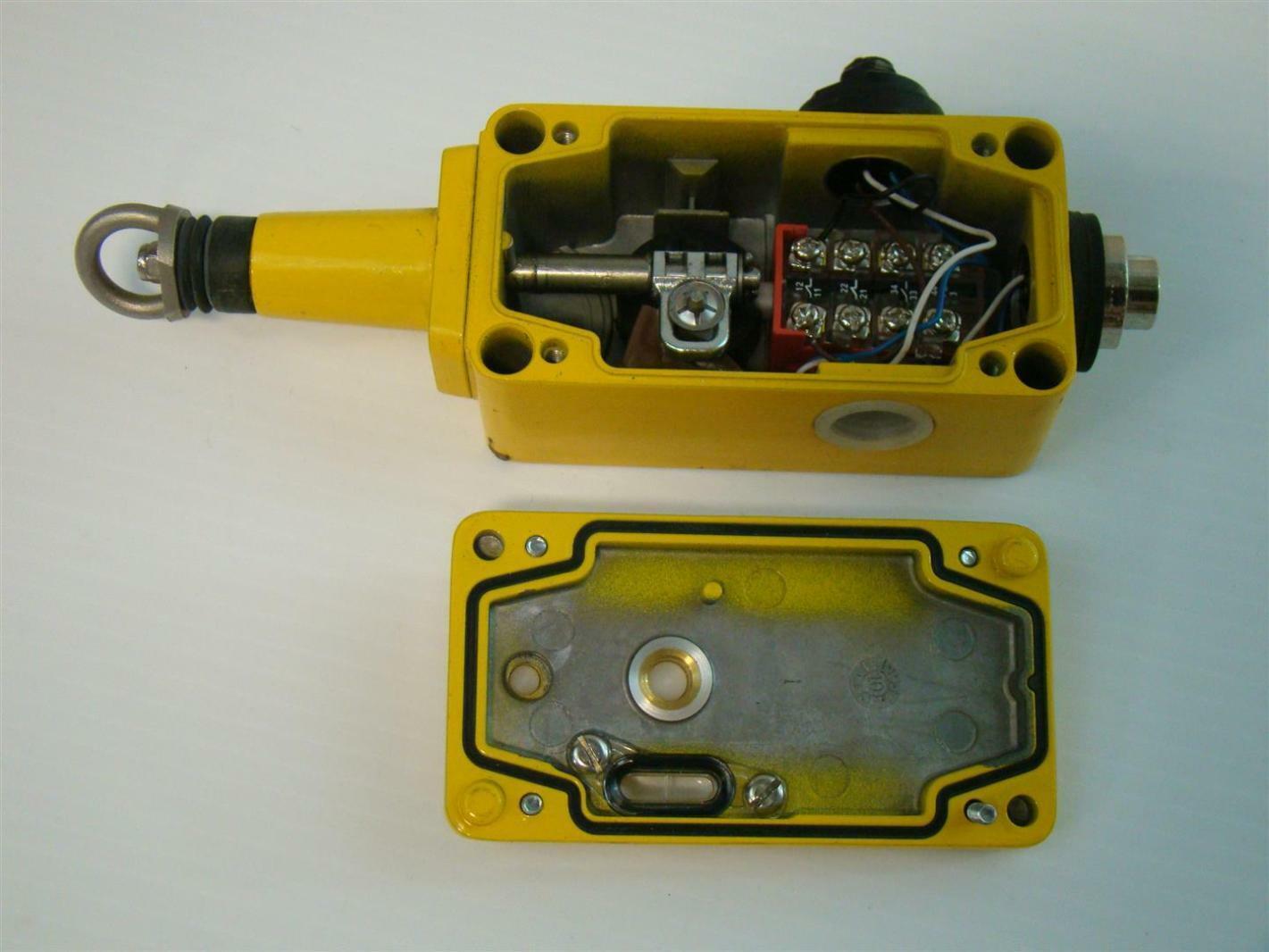 Allen-Bradley Guardmaster 1.4/3/6A 500/240/ 120V 802C-NL22ED4D4 A ...