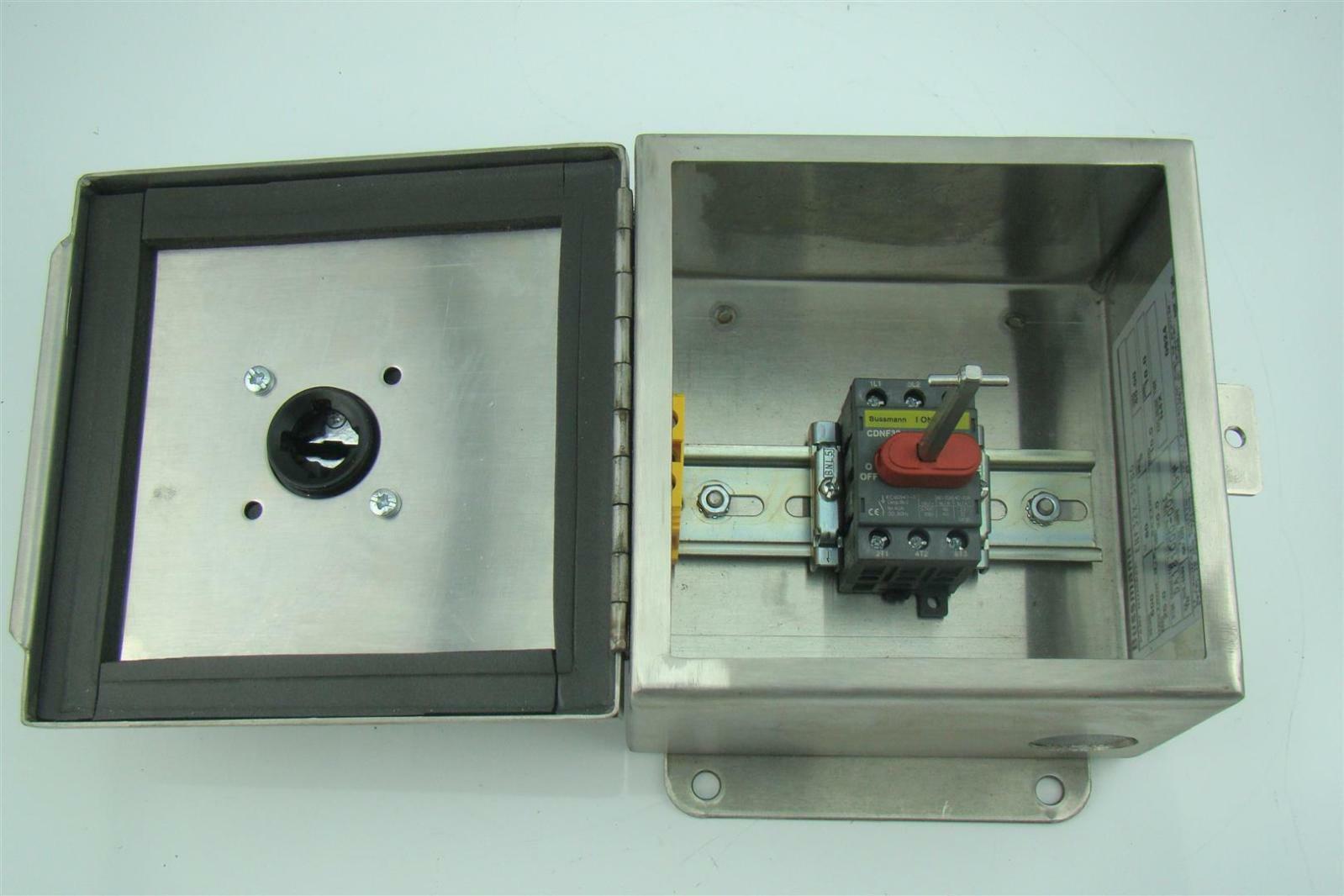 Cooper Bussman Disconnect Switch 600Volt, 40Amp, Stainless Box ENF32X-3PB6
