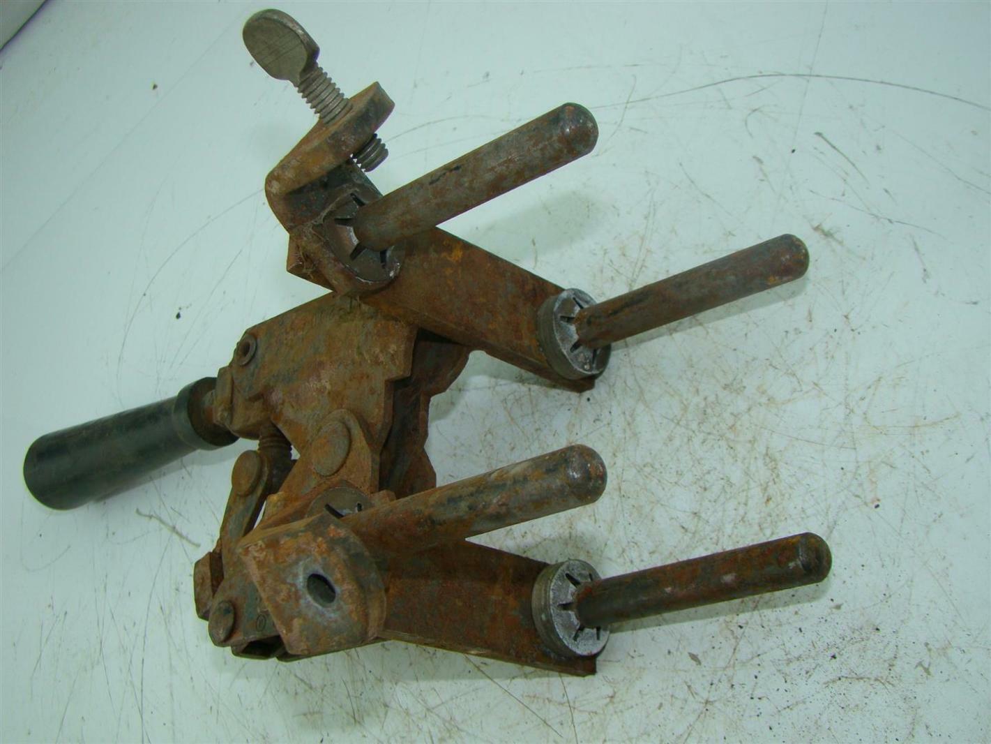 CADWELD HOLDING CLAMP 3" MISSING HANDLE | Joseph Fazzio, Incorporated