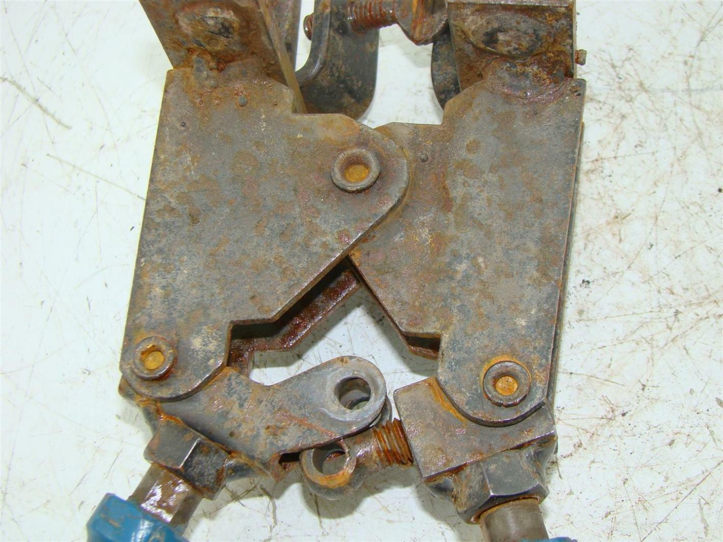 CADWELD HOLDING CLAMP 2.5" | Joseph Fazzio, Incorporated