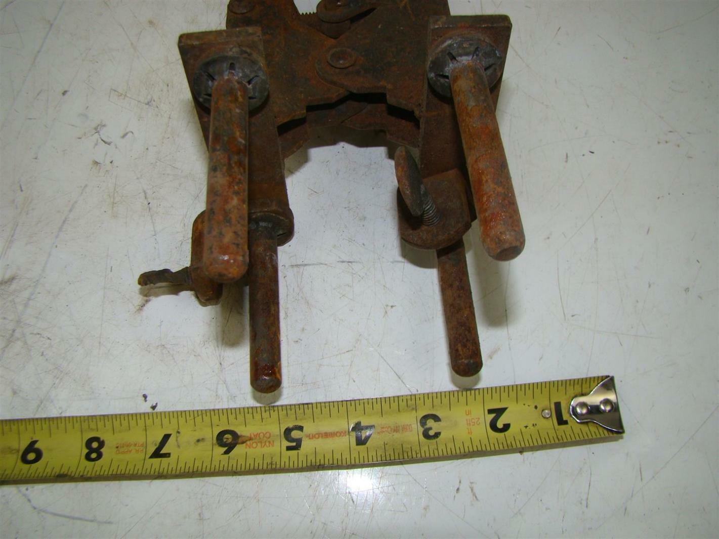 5 - CADWELD HOLDING CLAMP 2.5" | Joseph Fazzio, Incorporated