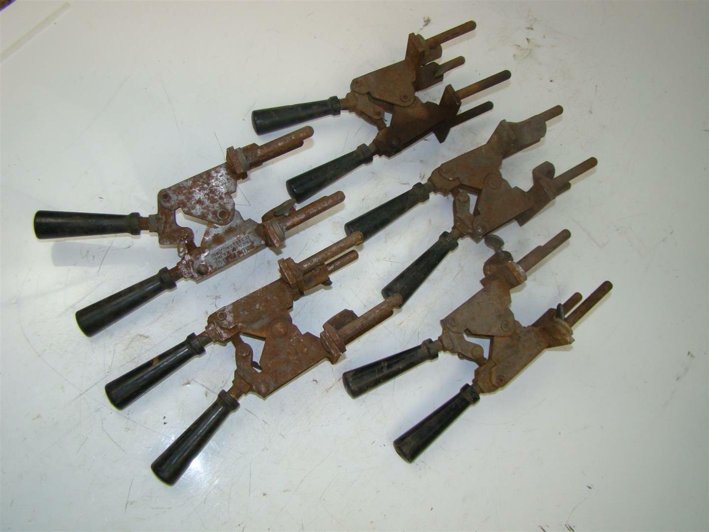 5 - CADWELD HOLDING CLAMP 2.5" | Joseph Fazzio, Incorporated