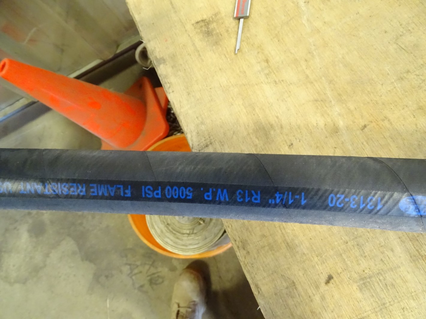 NRP Jones 1-1/4" Hydraulic Hose w/ 1 JIC fitting 93", 1313-20 | Joseph ...