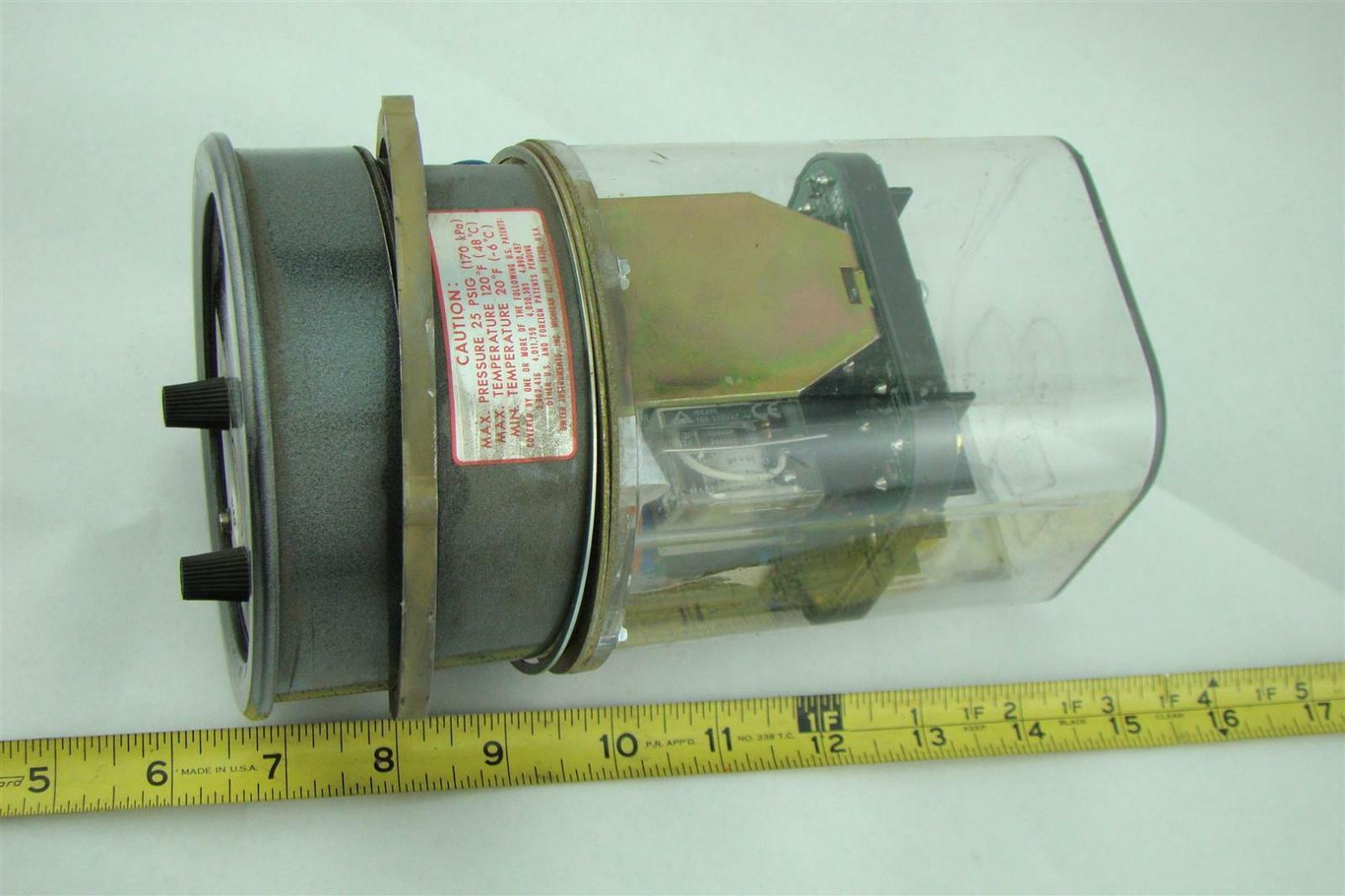 Dwyer A3000 Photohelic Switch-Gage-Transmitter, Max 35 Psig, 120V, 60Hz ...