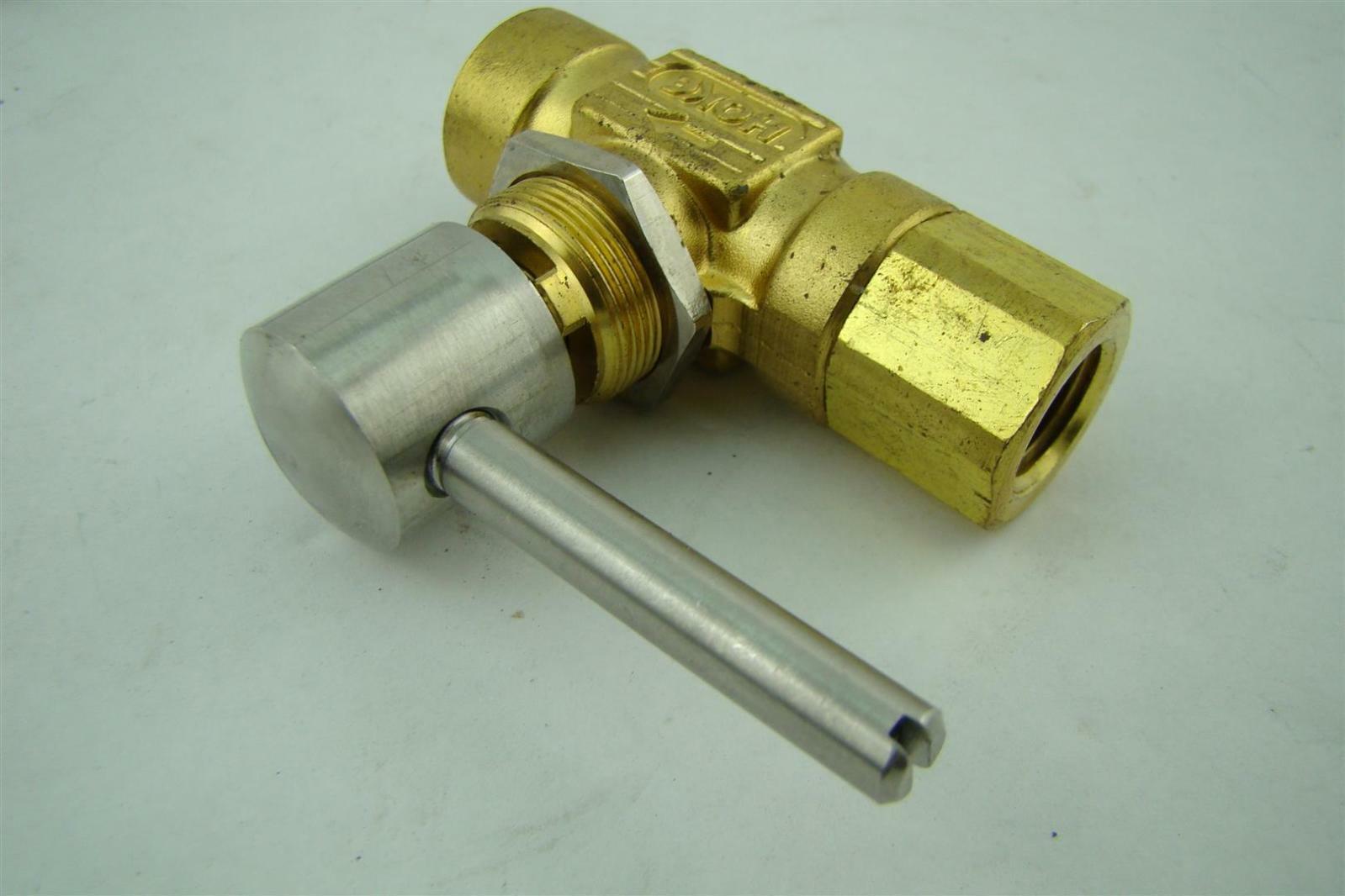 Hoke 1/4" Needle Valve 18 1500PSIG 0547 Z122F4B | Joseph Fazzio ...