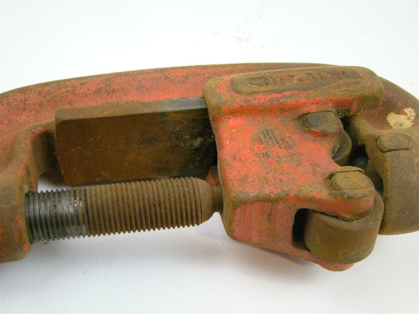 Ridgid Heavy Duty Pipe Cutter tool, 1-2 , 2A | Joseph Fazzio, Incorporated