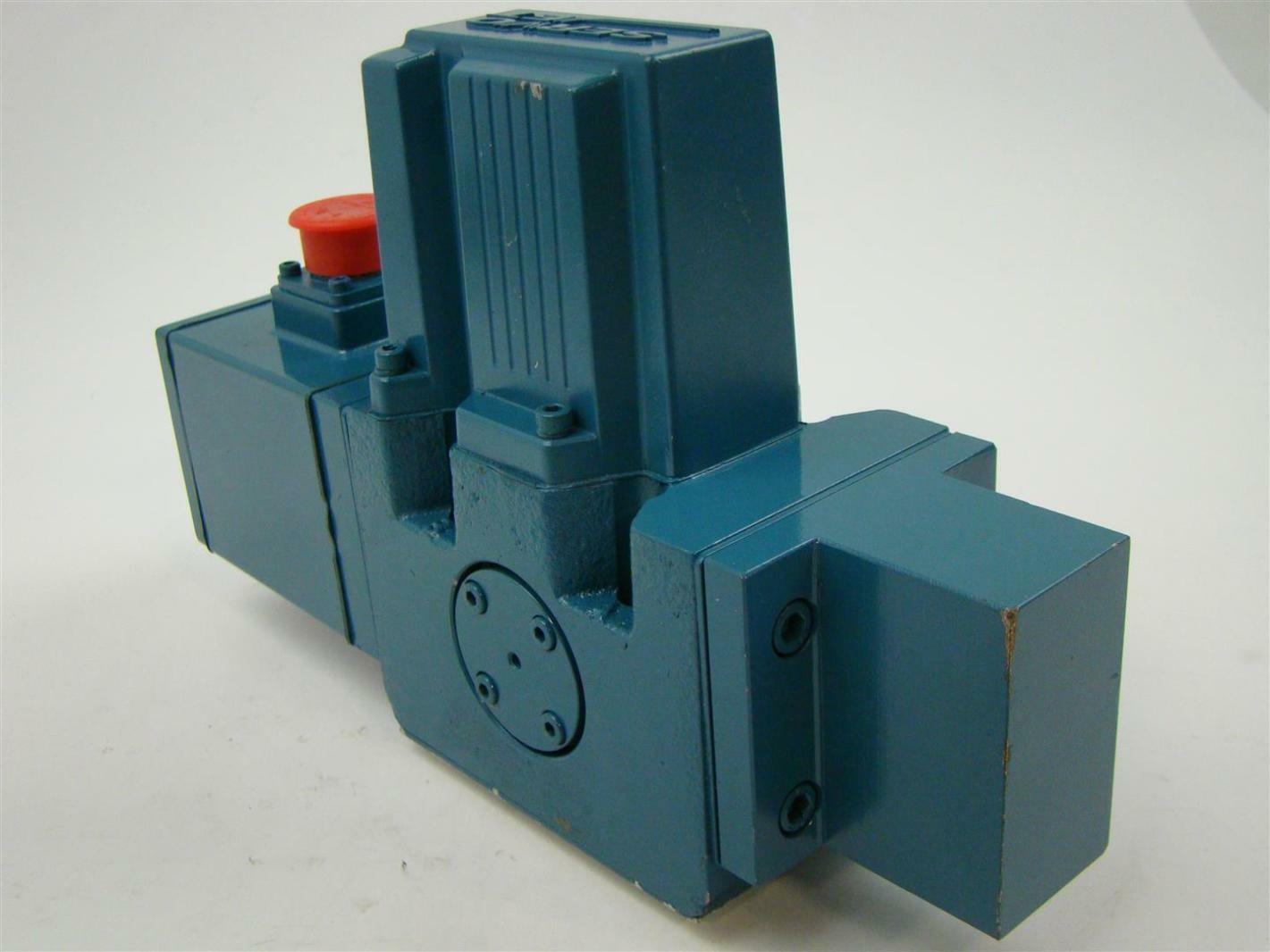 Moog D661 Servo-Propotional ServoJet Control Valve D661Z276G, D 71034 ...