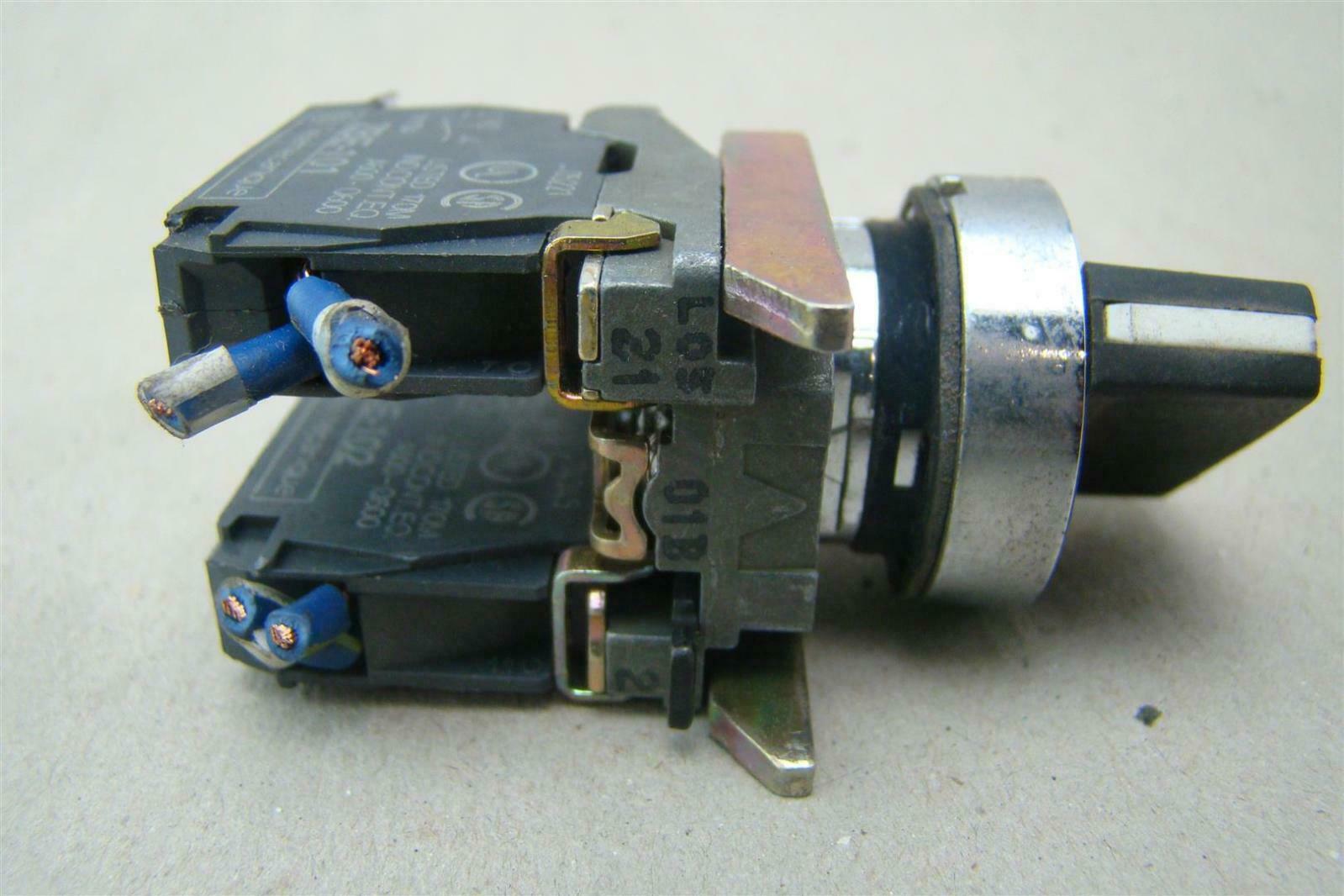 Telemecanique Switch with Contact Block 240v 3A, ZBE-101 | Joseph ...