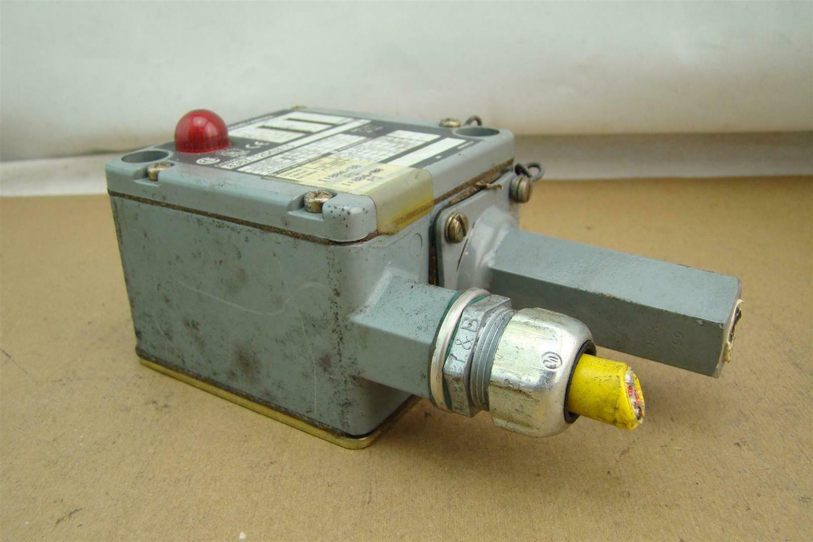 Allen-Bradley Pressure Control Switch, Series A 600 PSI Max, 836T ...