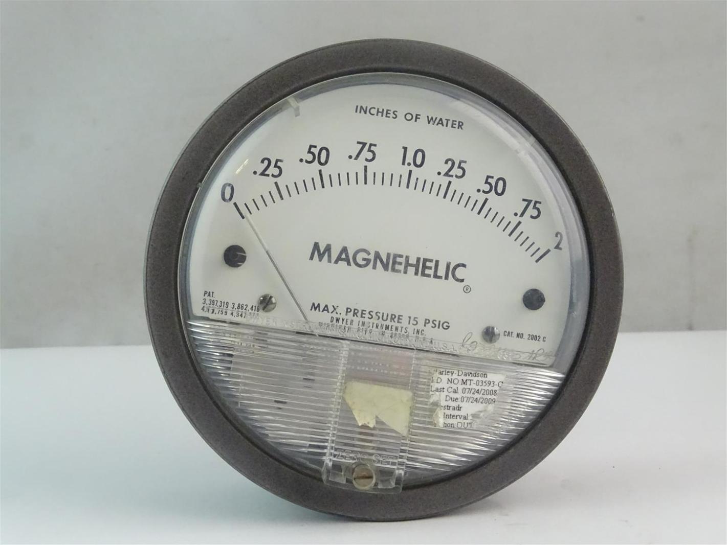 Magnehelic Pressure Gage MAX pressure 15 PSIG , R070405AR39 | Joseph Fazzio, Incorporated