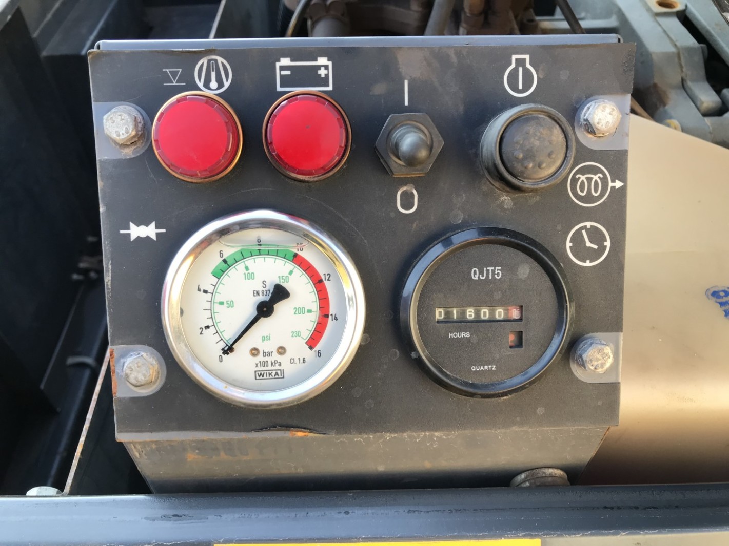 Chicago Pneumatic 185CFM Portable Air Compressor 49HP Deutz Diesel ...