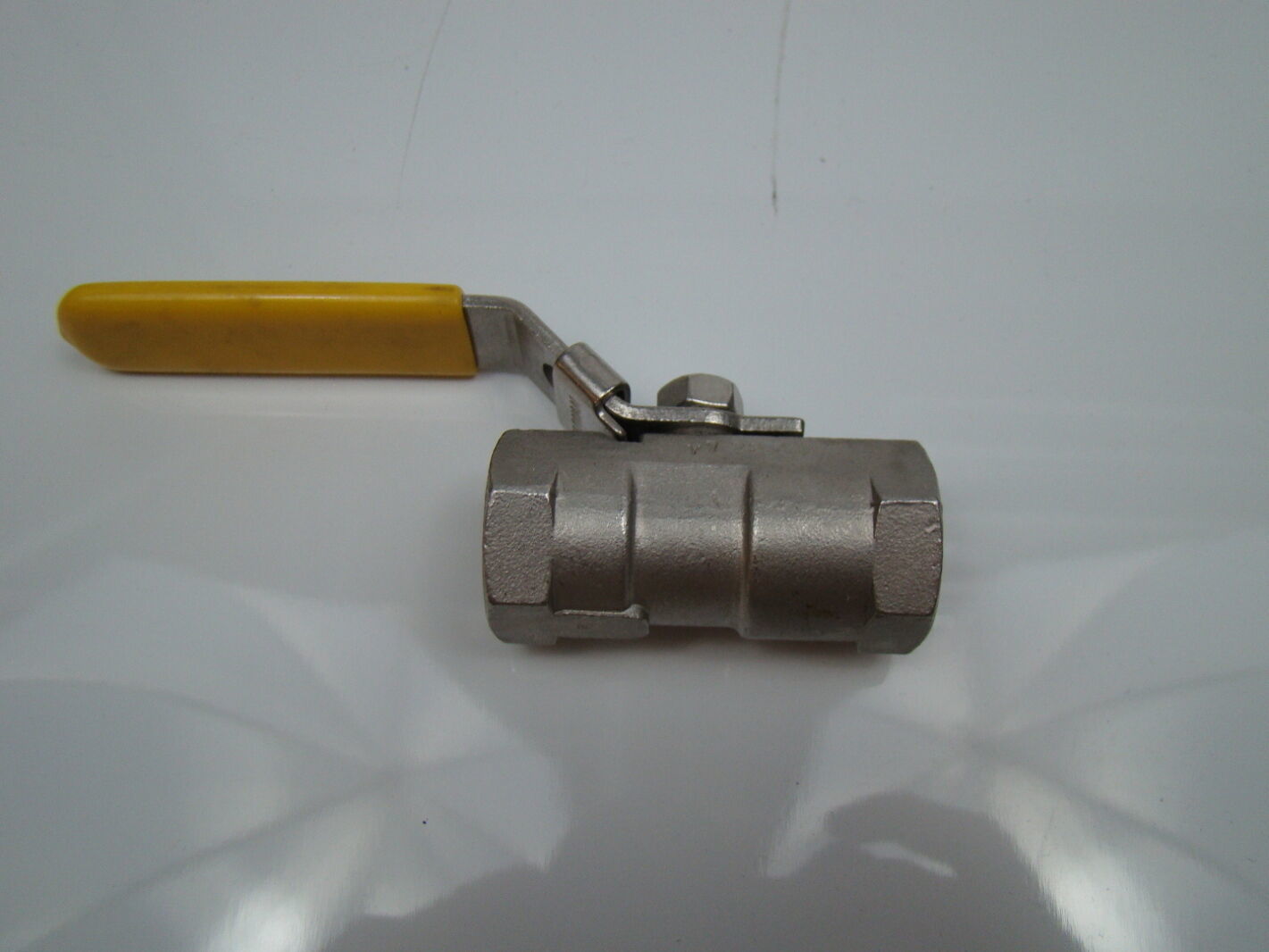 Warren Stainless Steel 1/2" ball valve | Joseph Fazzio, Incorporated