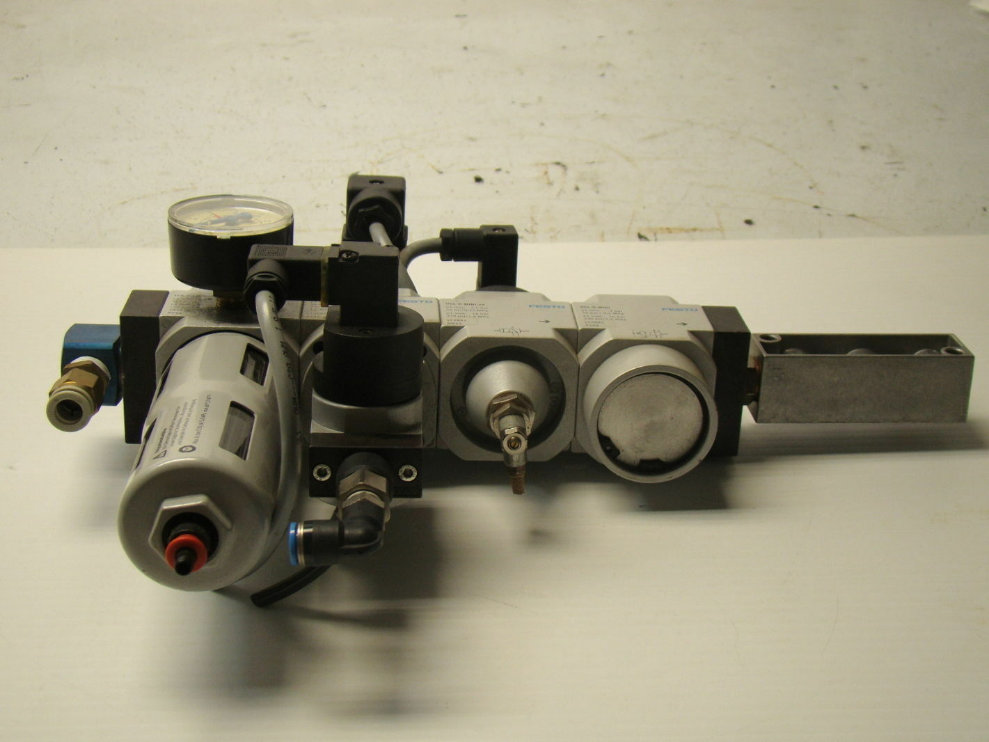 Festo Pneumatic Regulator and Valve Assembly LFR-D-5M-MIDI-A | Joseph ...