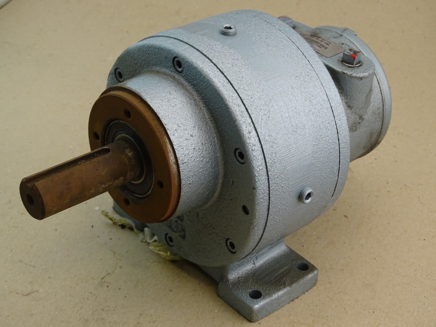 Gast Air Gear Motor - 1.25 hp, Free Speed 200 rpm, 57.5 cfm , 4AM-RV-75 ...