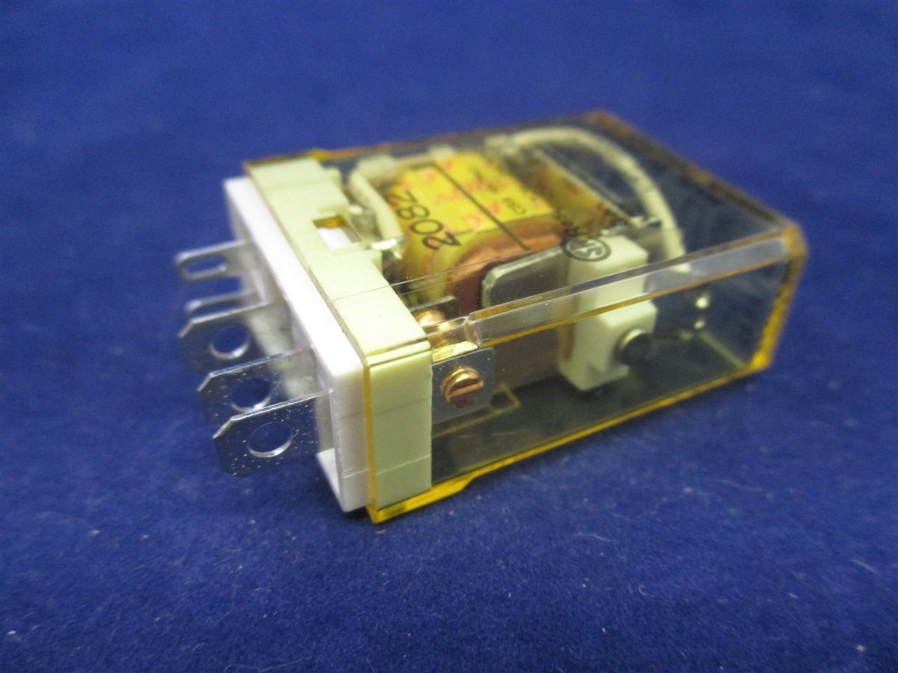 Idec RH1B-U Relay | Process Industrial Surplus