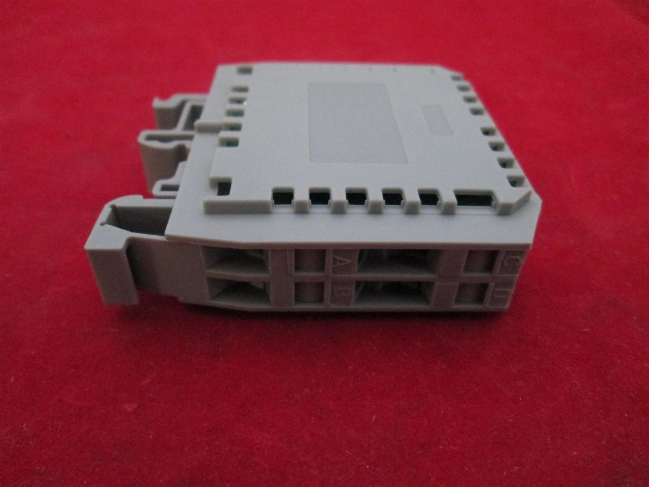 Entrelec 0010036 EB OAC24 Relay new | Process Industrial Surplus