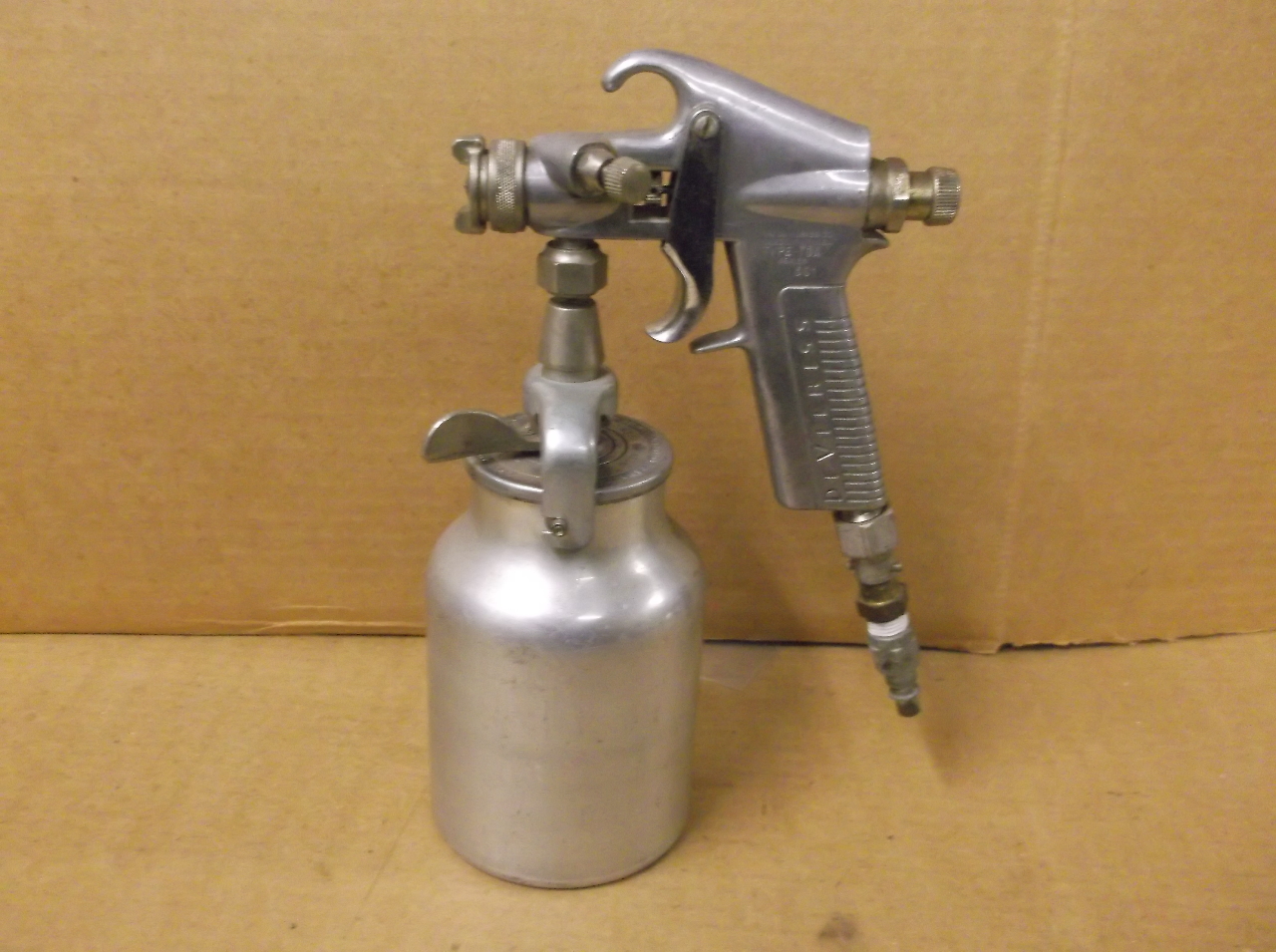 Lot of 2 DEVILBISS SPRAY GUNS TYPE GDS SERIES 501 & TGA 501 SPRAY GUNS ...
