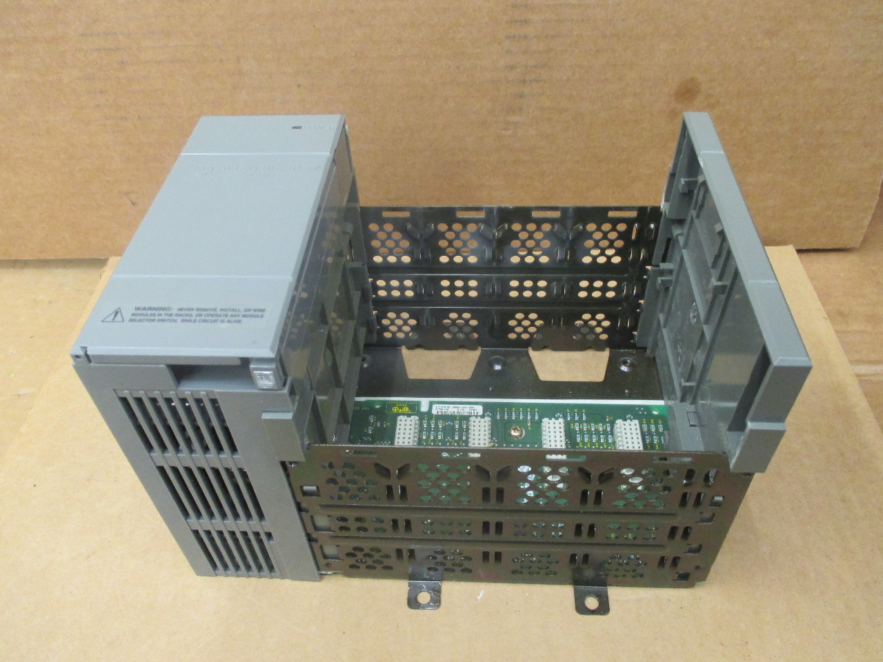ALLEN BRADLEY SLC 500 4 SLOT RACK 1746-A4 W/1746-P1 Ser. A Power Supply ...