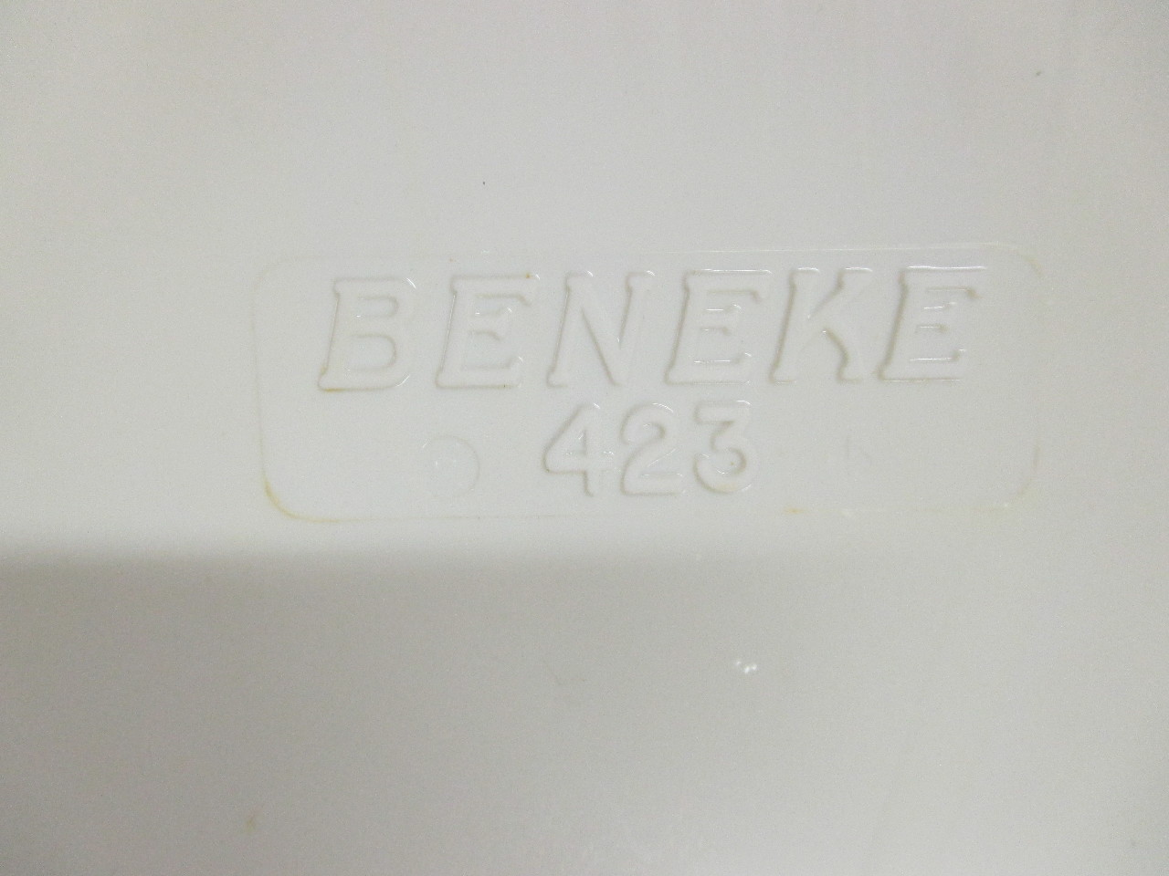 Beneke White Commercial Plastic Toilet Seat Model# 423 White, Open ...