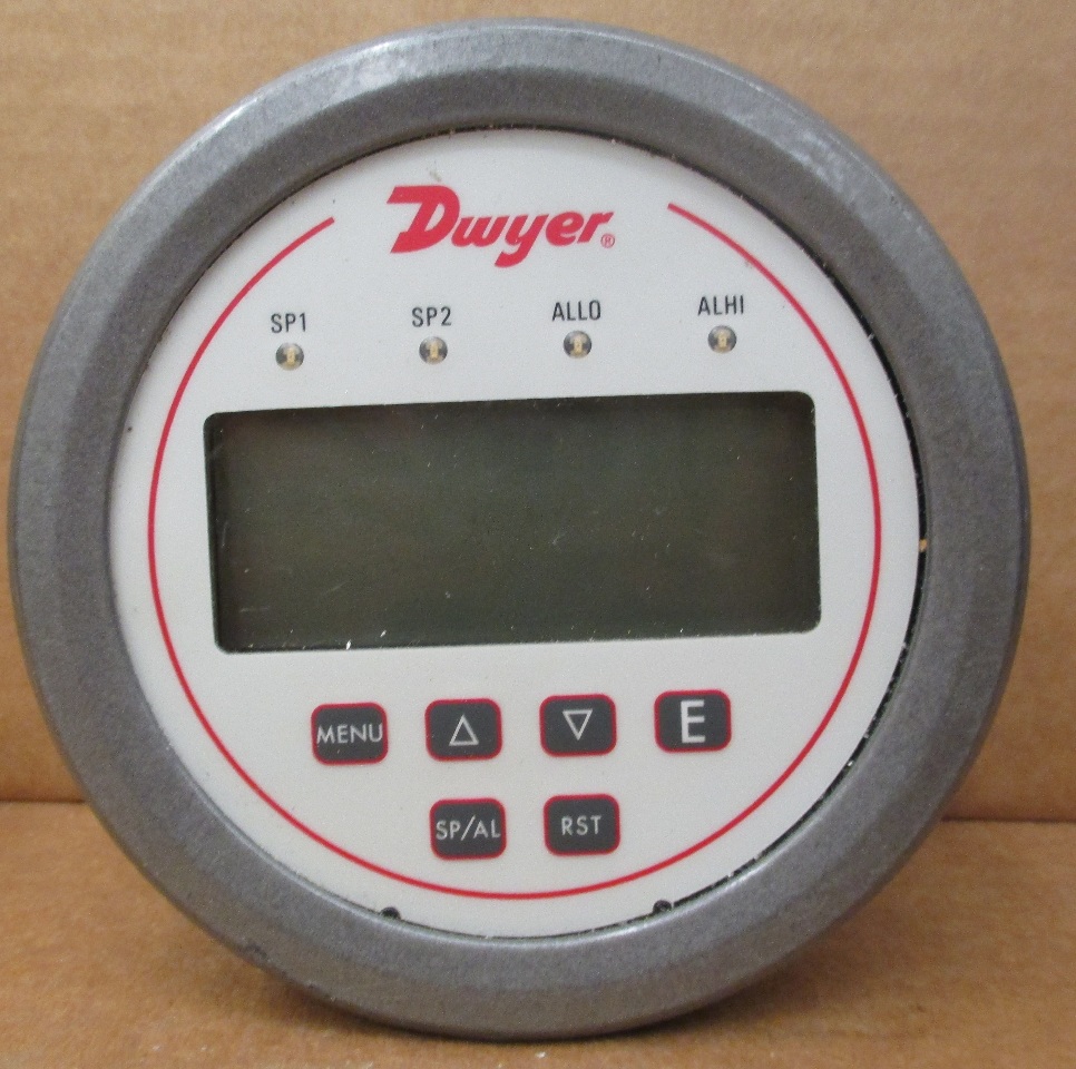 Dwyer DH3-002 Digital Panel Pressure Meter | Daves Industrial Surplus LLC