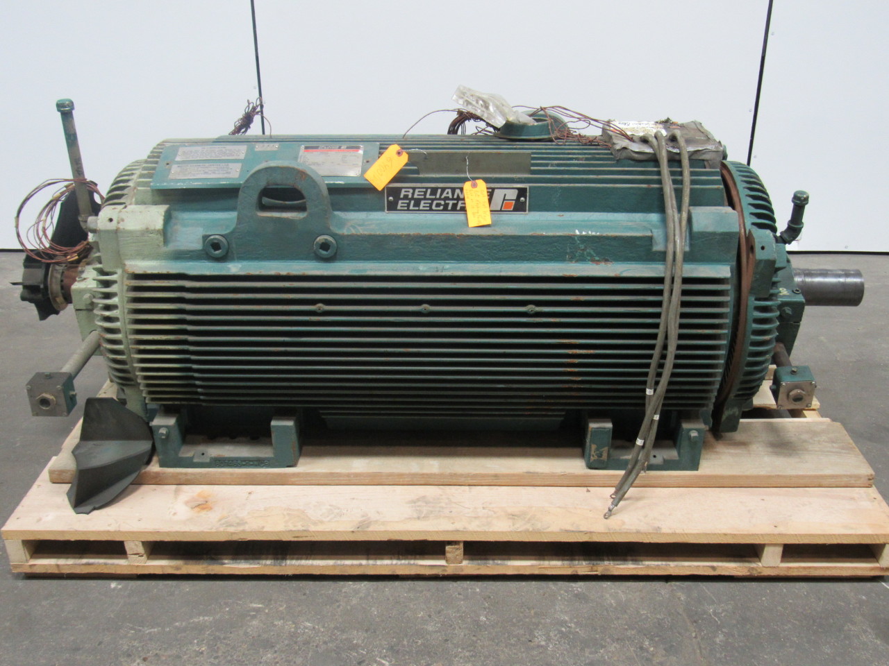 RELIANCE ELECTRIC DUTY MASTER 900 HP AC Motor 1791RPM 4000 Volts 115 Amp