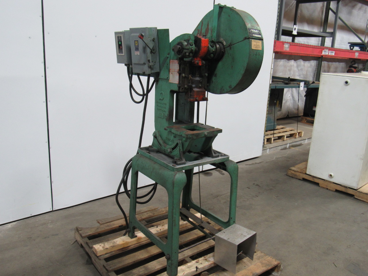Benchmaster 182 5 Ton Mechanical Trip Punch Press 1-1/2" Stroke 5 ...