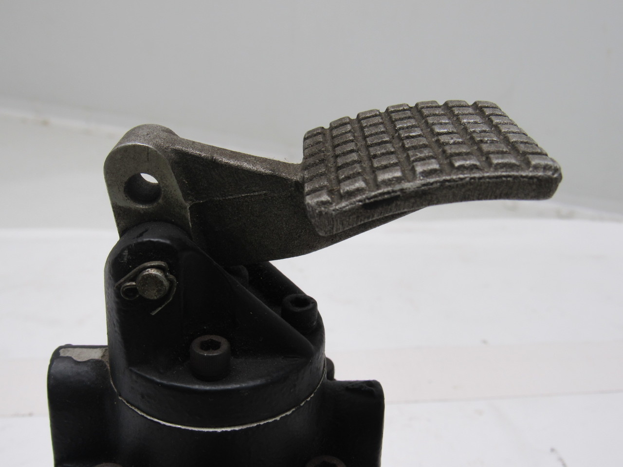 Norgren D1025C-MM 3 Way Foot Operated Manual Pneumatic Poppet Valve 3/4 ...