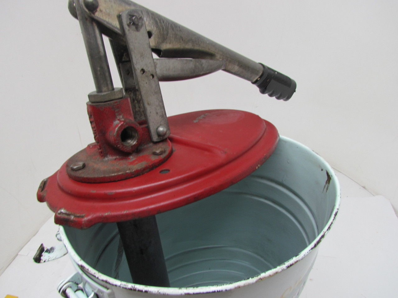 Alemite 7181-4 High Volume Oil Grease Manual Bucket Pump 500 PSI