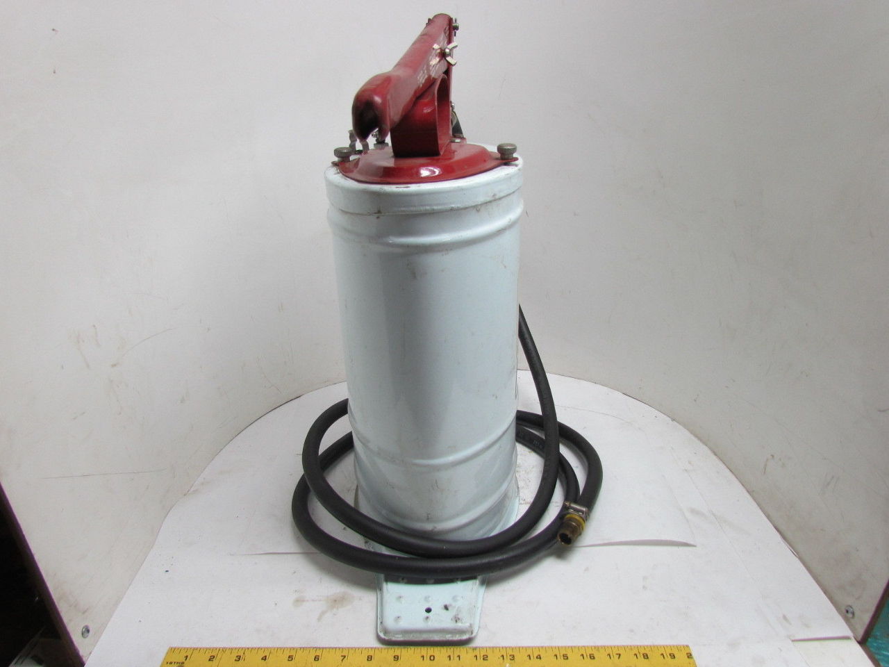 Alemite Multi-Pressure Manual Grease & Oil Bucket Pump 35 lb 5 gal 2500 ...