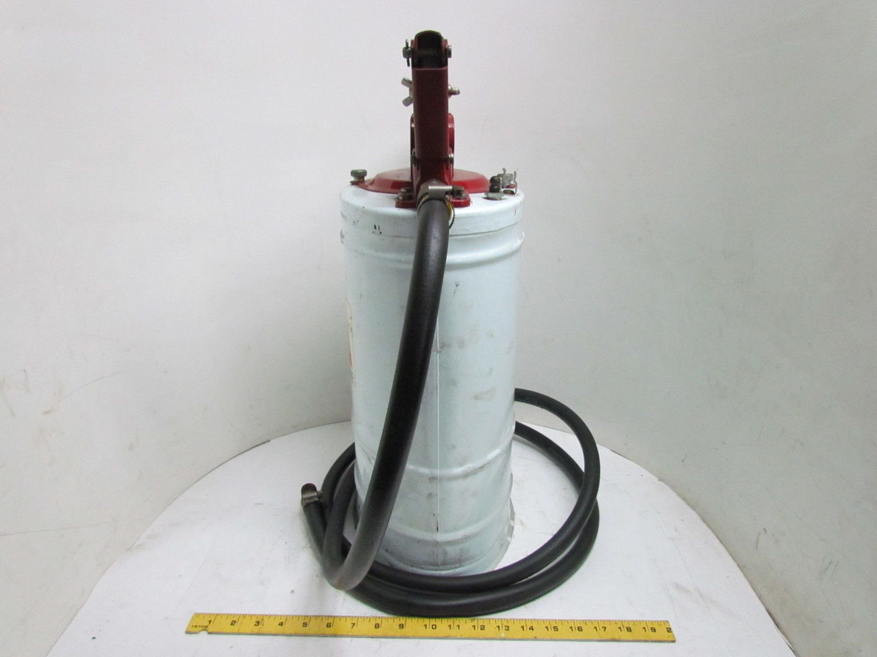 Alemite Multi-Pressure Manual Grease & Oil Bucket Pump 35 lb 5 gal 2500 ...