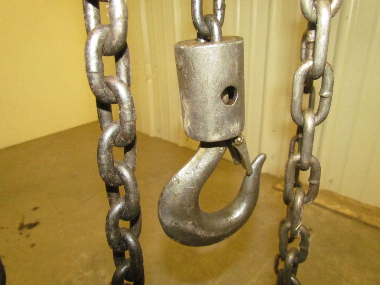 CM Cyclone Model M 1 Ton Manual Chain Fall Hoist 15' Lift 2000 LB Max ...