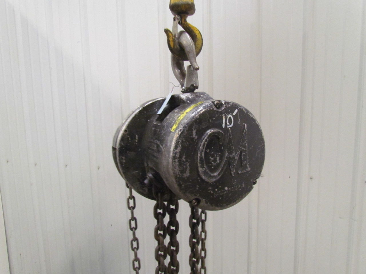 CM Cyclone 2 Ton Manual Chain Fall Hand Hoist 9' Lift 4000lb Capacity ...