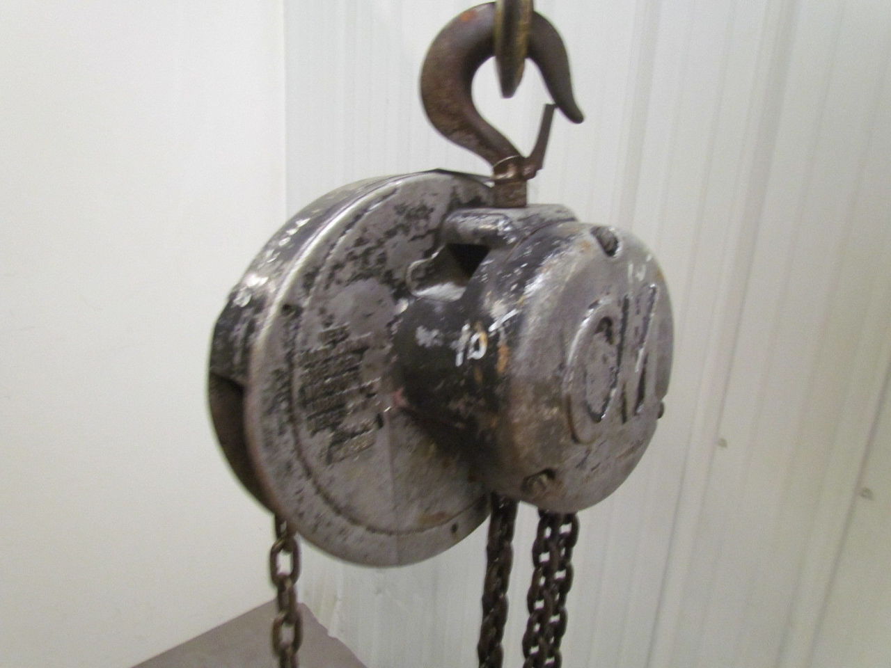 CM Cyclone Model M 1 Ton Manual Chain Fall Hoist 10'6" Lift 2000 lb ...