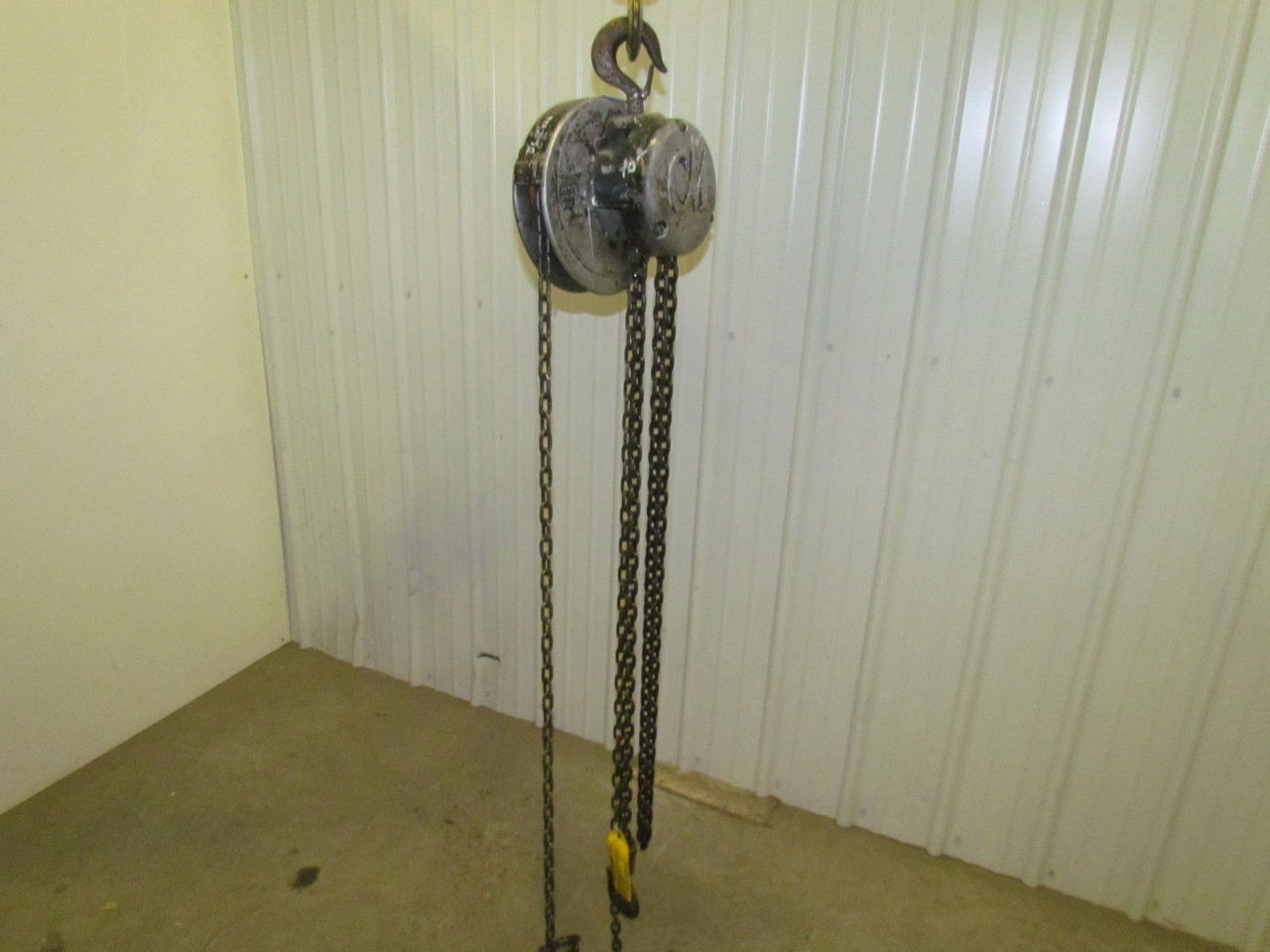 CM Cyclone Model M 1 Ton Manual Chain Fall Hoist 10'6" Lift 2000 lb ...