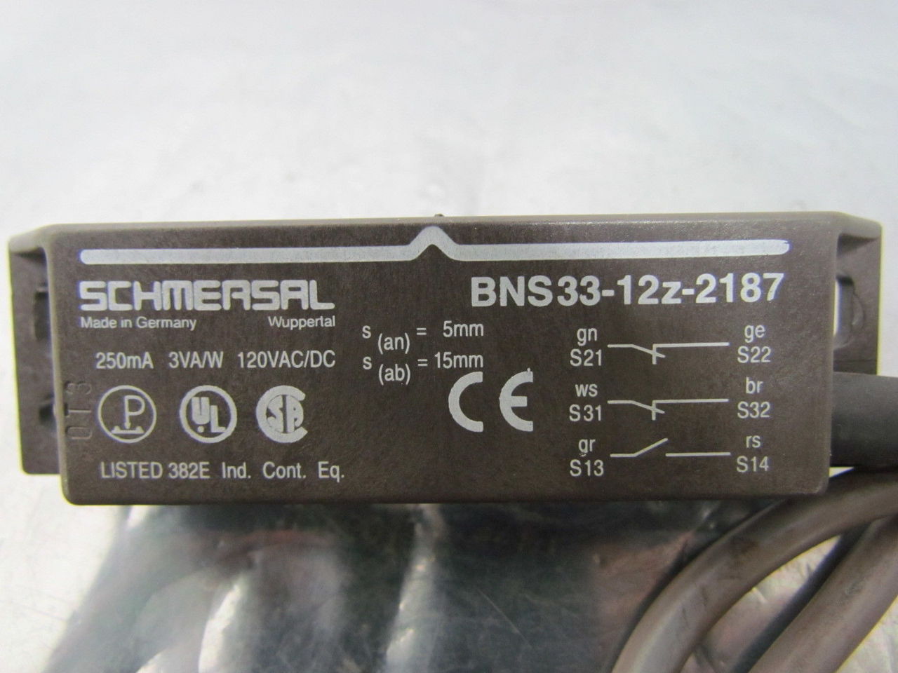 Schmersal BNS33-12z-2187 Coded Magnet Safety Sensor Switch 120VAC/DC | eBay