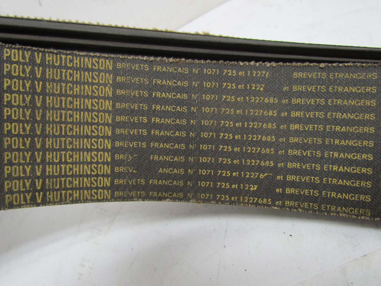 Poly V 1071 725 1227685 Ribbed Micro-V Belt 12-Rib 2-7/32" Wide 145-1/2 ...