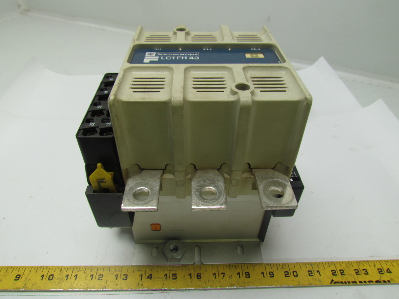 Telemecanique LC1FH43 Contactor 3 pole 600 Volt 285 Amp 120 Volt coil
