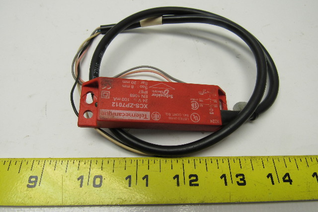 Telemecanique XCS-ZP7012 & XCS-ZP1 24V Safety Switch W/Magnet ...