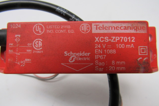 Telemecanique XCS-ZP7012 & XCS-ZP1 24V Safety Switch W/Magnet ...