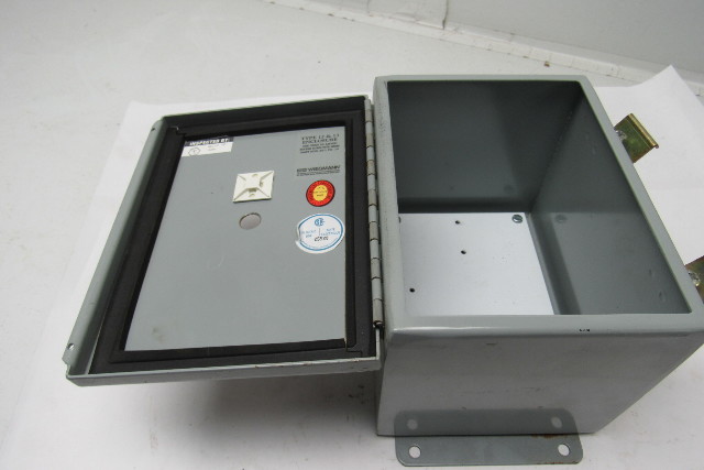 8"X6"X6"Steel Wall Mount Electrical Enclosure W/Back Plate | Bullseye ...