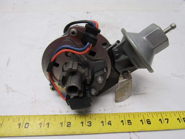 Motorcraft 9M 12 D9JE 12127 BA Ford Vacuum Advance Distributor New Old ...